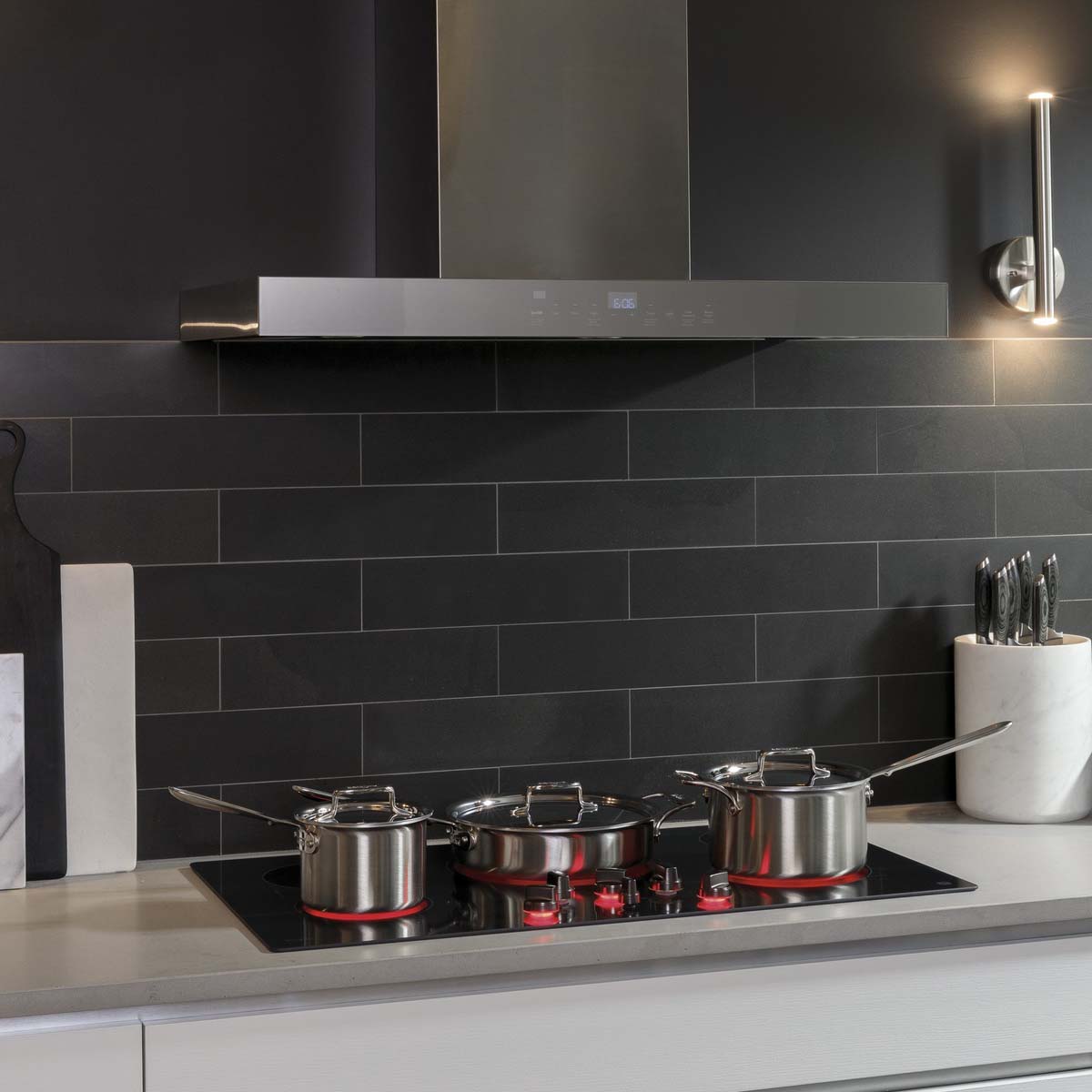 GE 36 in. Smart Convertible Chimney Style Range Hood with 610 CFM, 4 ...