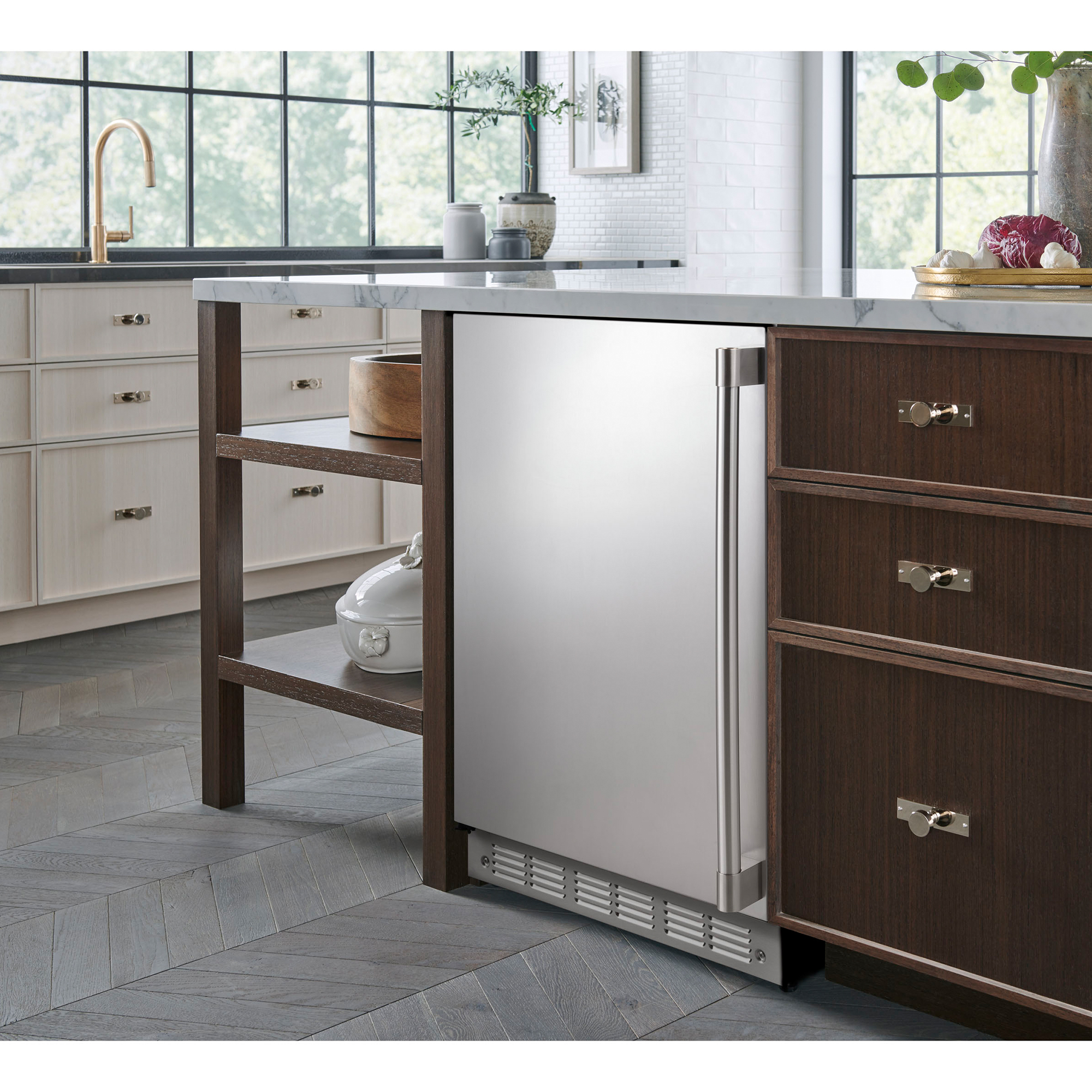 Monogram 24 in. 5.4 cu. ft. Undercounter Refrigerator - Stainless Steel ...
