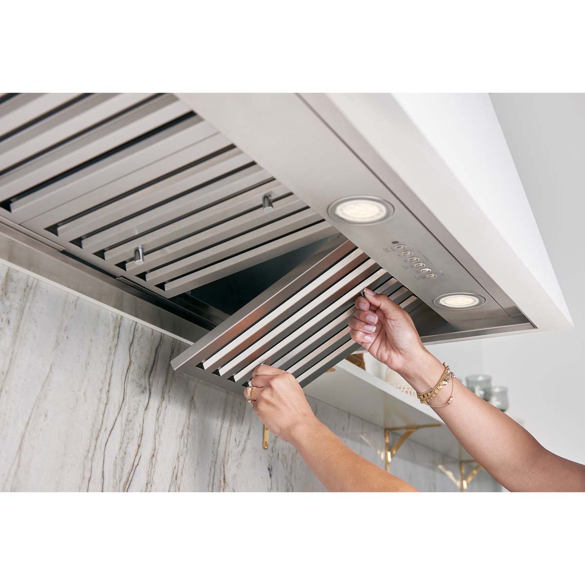 GE 36 in. Smart Convertible Standard Style Range Hood with 610 CFM, 4 ...