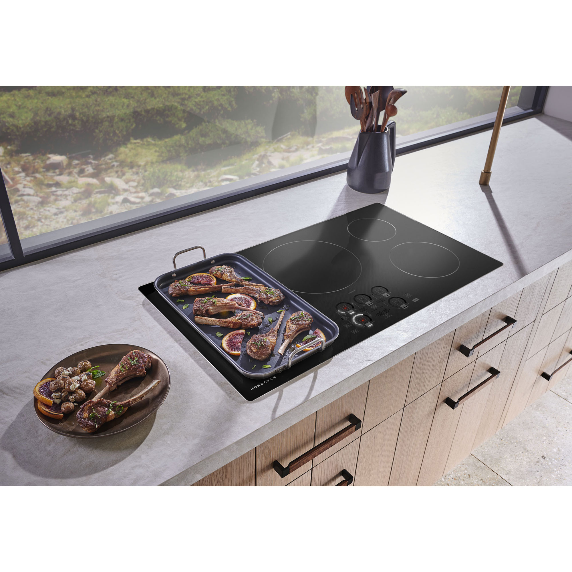 Monogram 30 in. 4-Burner Smart Induction Cooktop with Power Burner ...