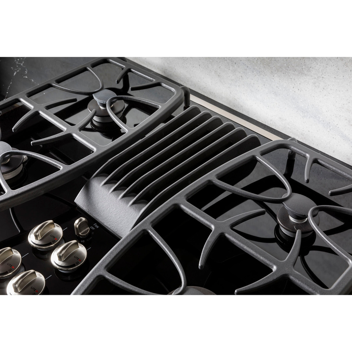 GE Profile 30 in. 4-Burner Natural Gas Cooktop with Downdraft, Simmer ...