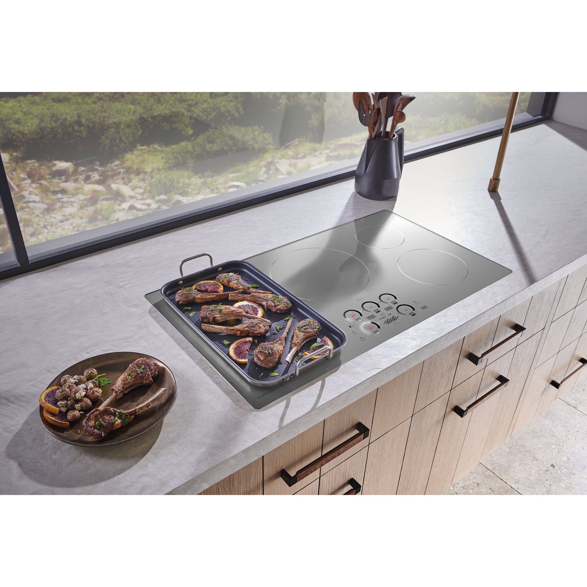 Monogram 30 in. 4-Burner Smart Induction Cooktop with Power Burner ...