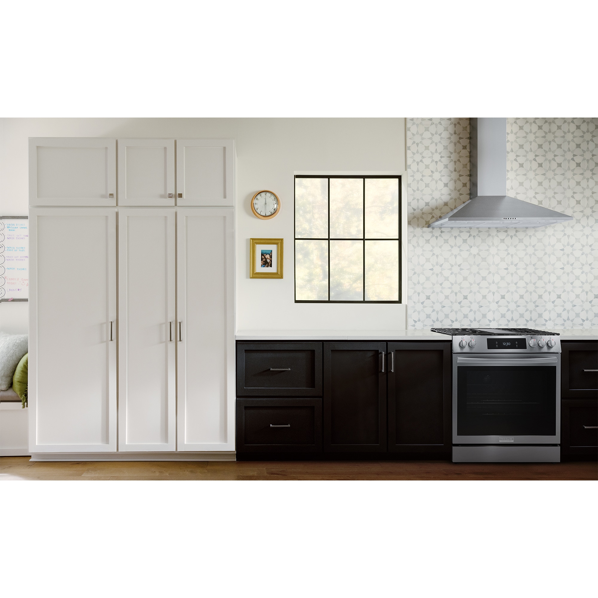 Frigidaire Gallery 30 in. 6 cu. ft. Air Fry True European Convection ...