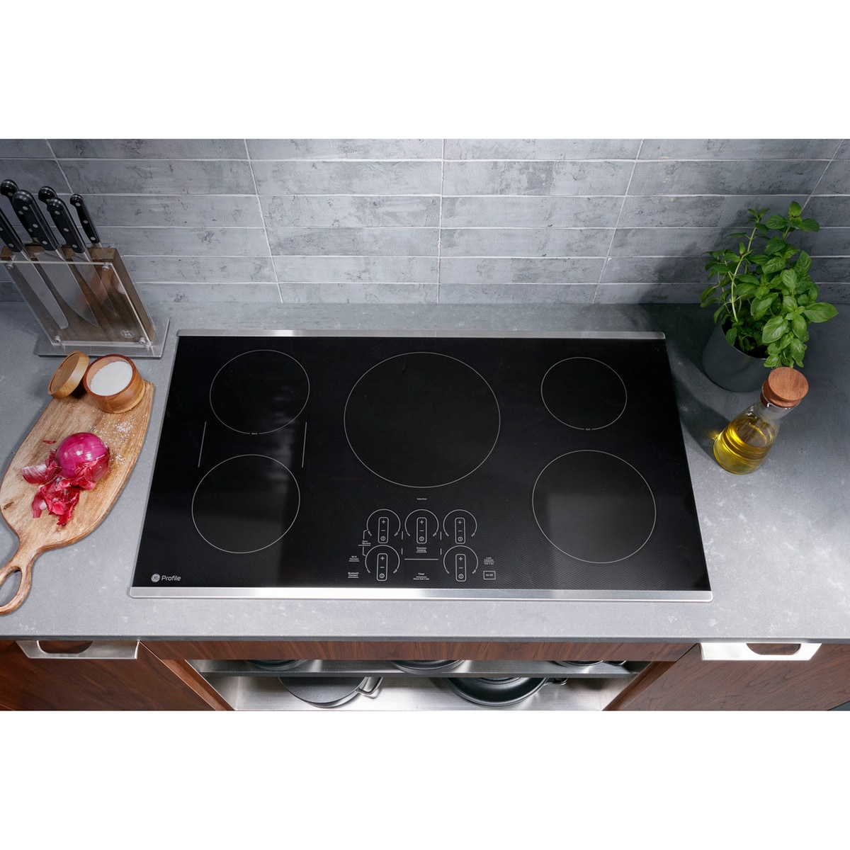 GE Profile 36 in. 5-Burner Smart Induction Cooktop with Simmer Burner ...