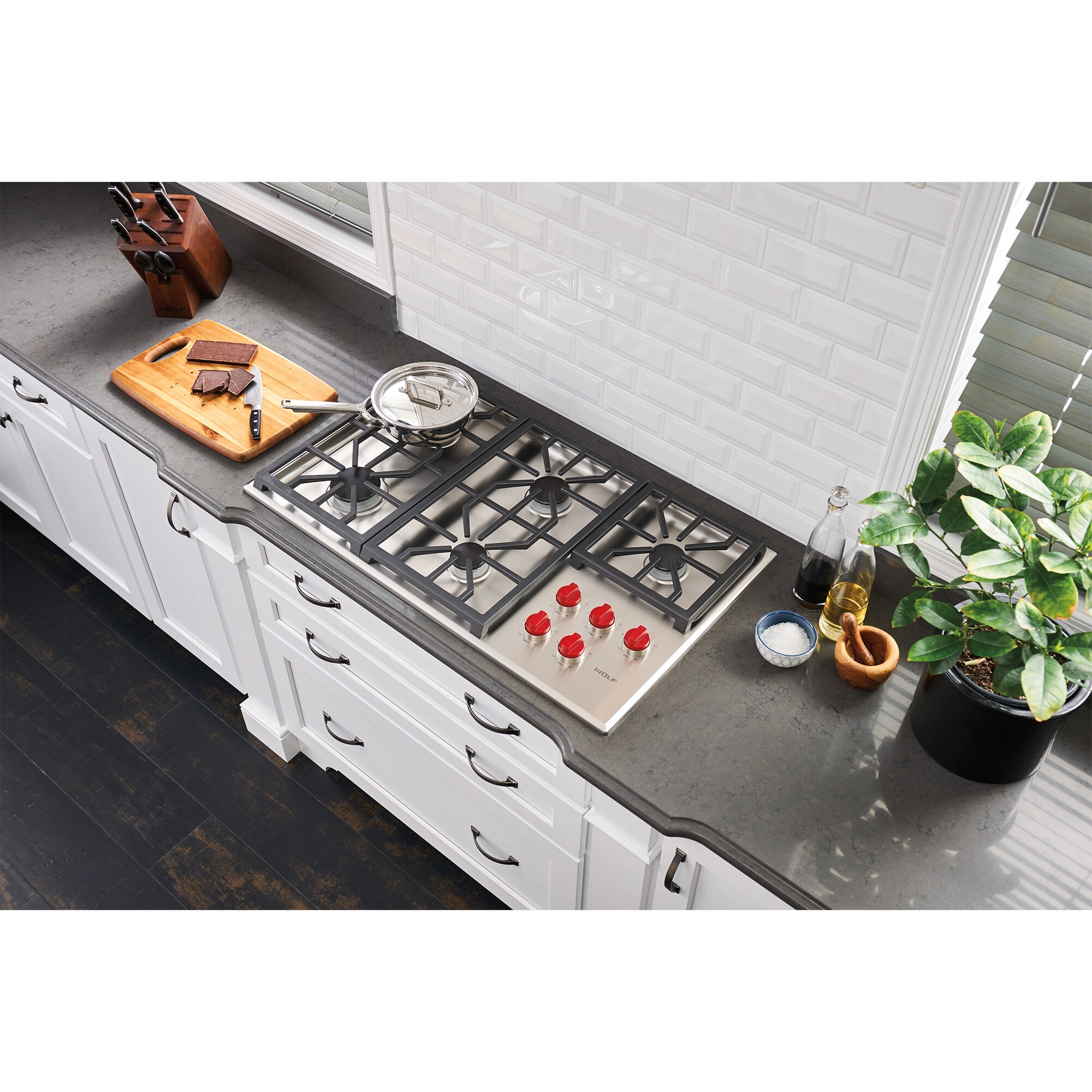 Wolf Professional Series 36 in. 5-Burner Natural Gas Cooktop with ...