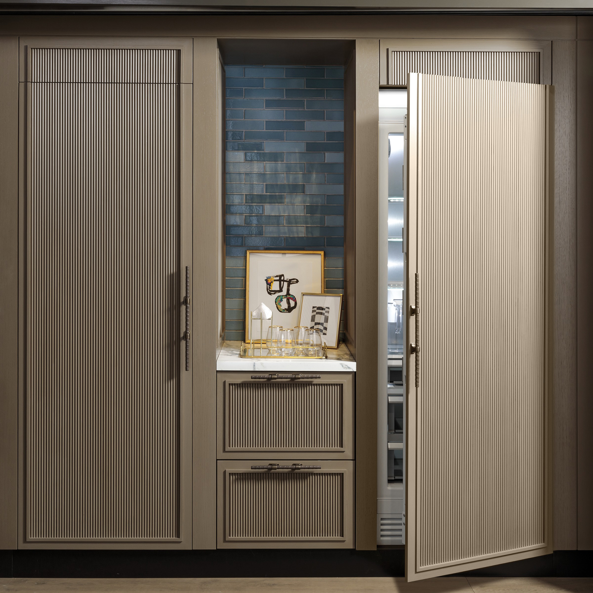 Monogram 24 in. 13.3 cu.ft. Built-In Smart Counter Depth Freeezerless ...