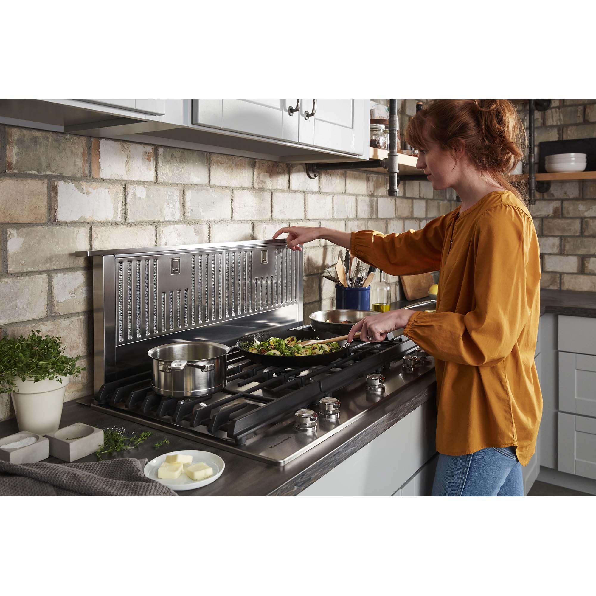 KitchenAid 36 in. Ducted Downdraft with 585 CFM & 4 Fan Speeds ...