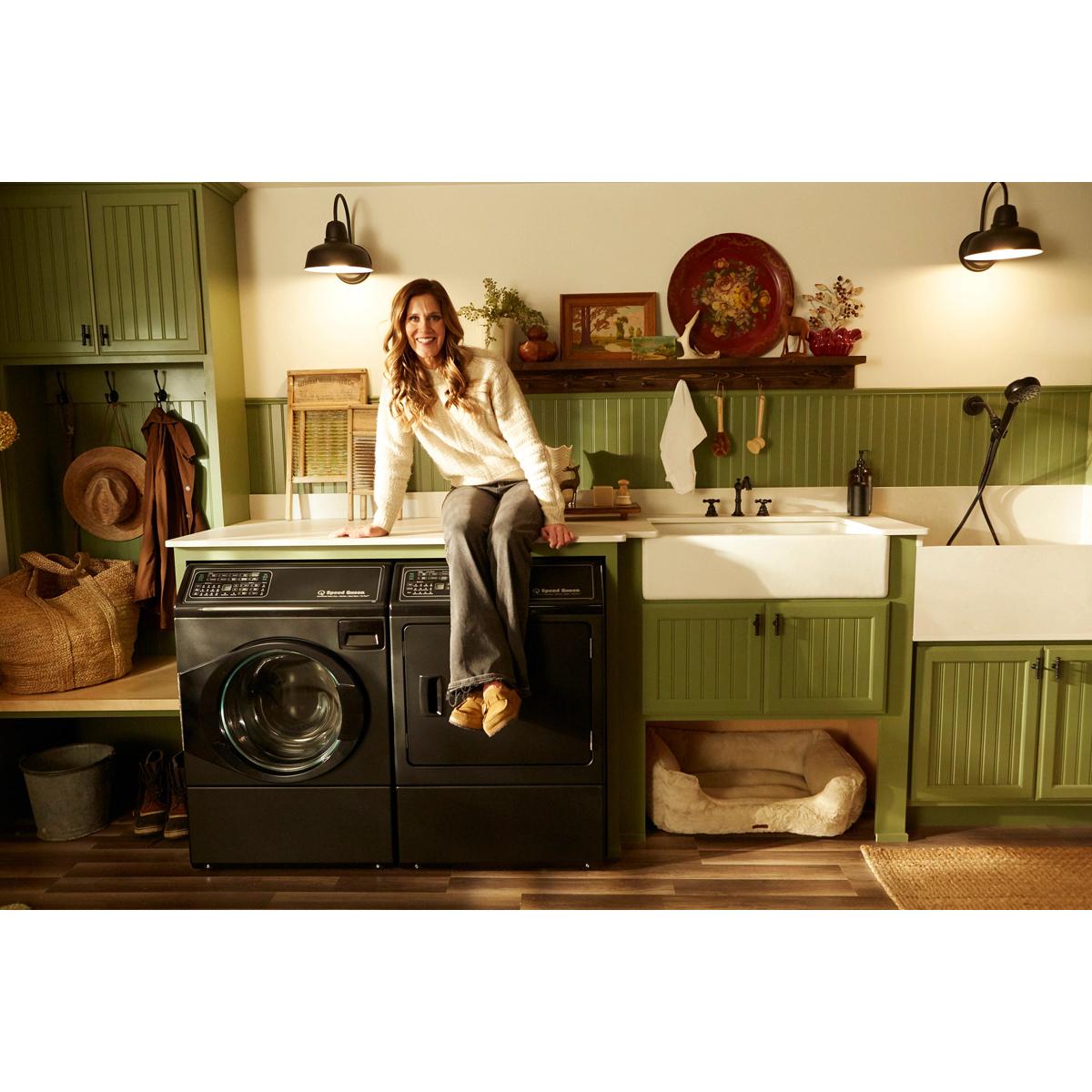 Speed Queen FF7 27 in. 3.5 cu. ft. Front Load Washer with Pet Plus Flea ...