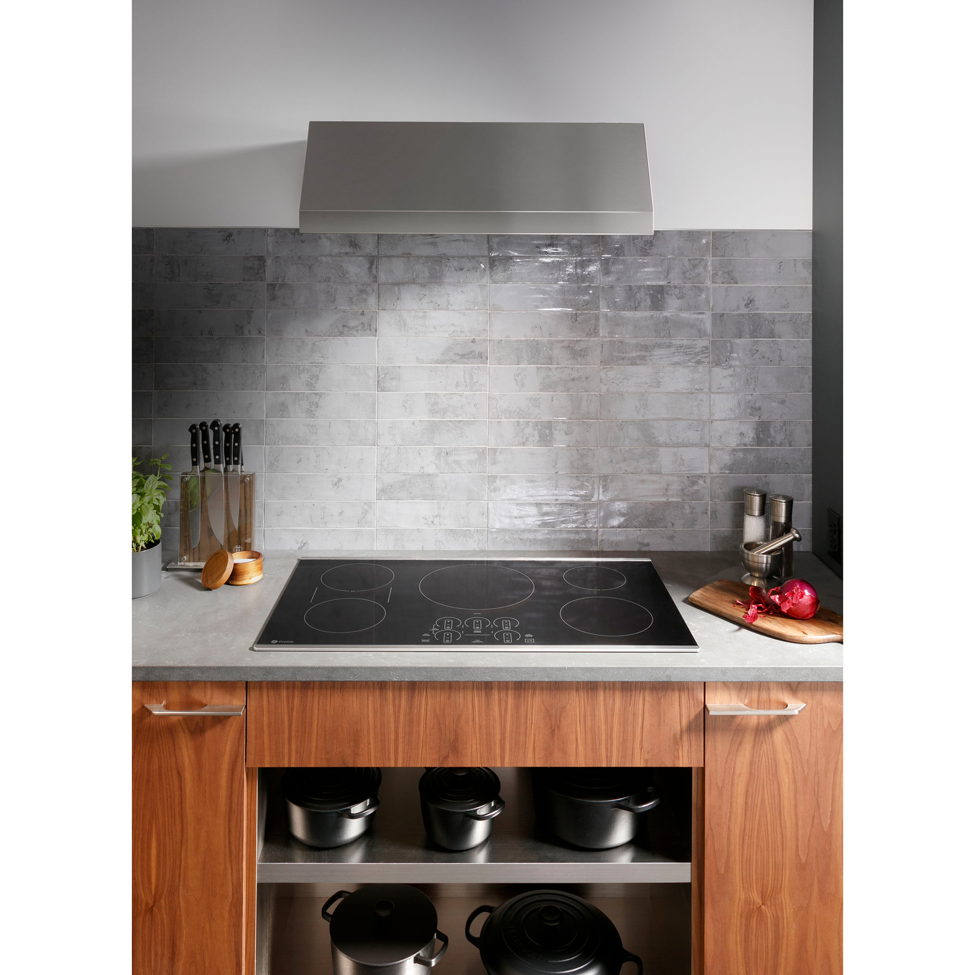 GE Profile 36 in. 5-Burner Smart Induction Cooktop with Simmer Burner ...
