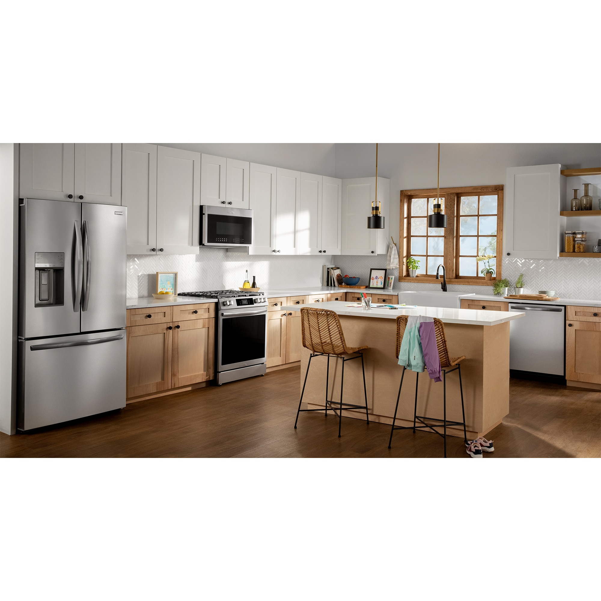 Frigidaire Gallery 30 in. 6 cu. ft. Air Fry True European Convection ...