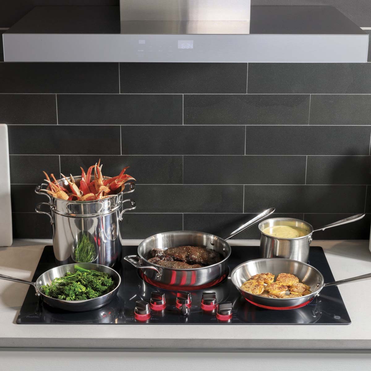 GE 36 in. Smart Convertible Chimney Style Range Hood with 610 CFM, 4 ...