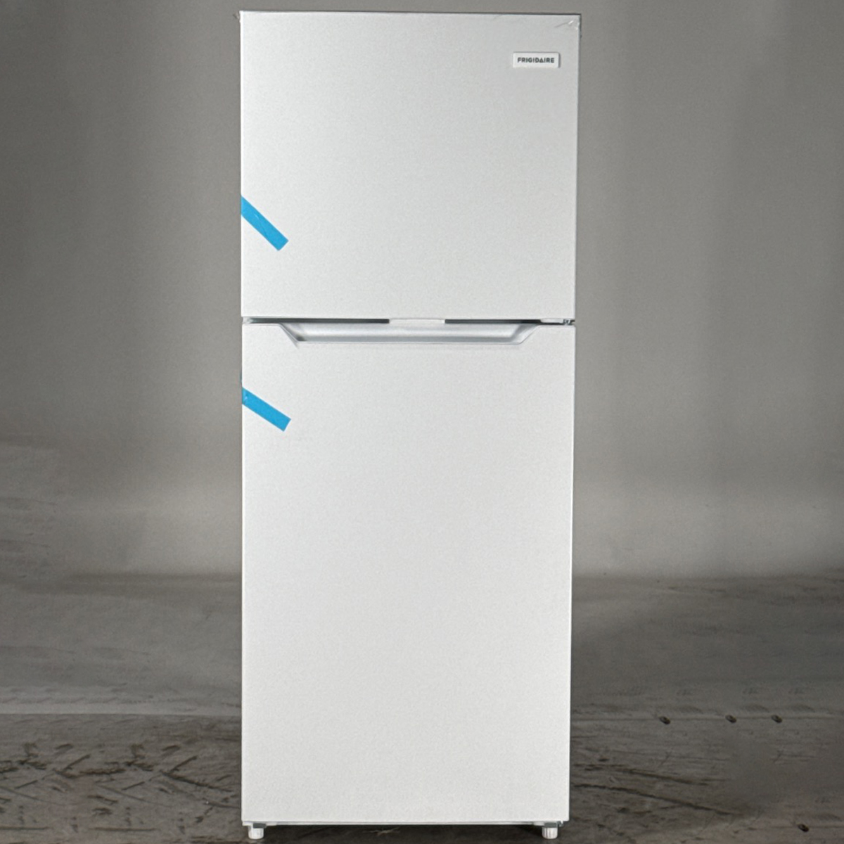 Frigidaire 24 in. 11.6 cu. ft. Counter Depth Garage Ready Top Freezer ...